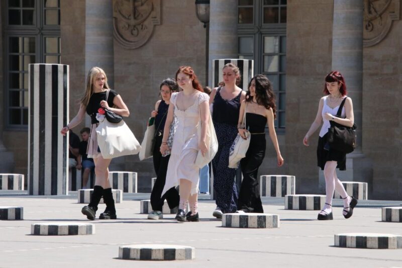 Paris: Fashion History Walking Tour in the Heart of Paris - The Experience and Its Value