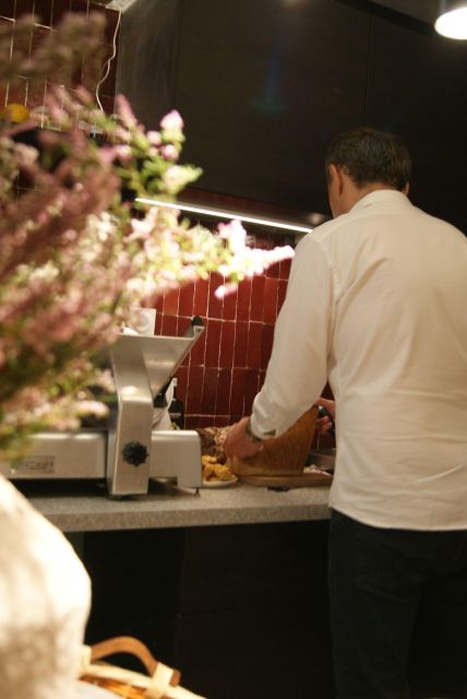 Paris : French wine tasting in Montmartre - Why This Tour Offers Real Value