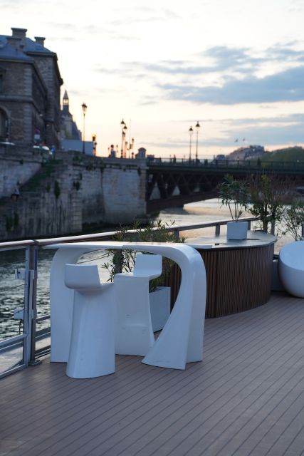 Paris: Gourmet Dinner Cruise on Seine River with Live Music - Key Points