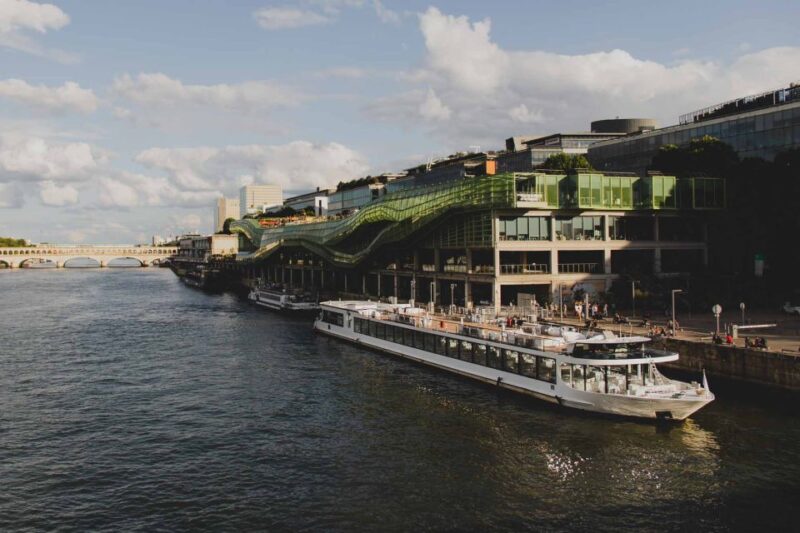 Paris: Gourmet Dinner Cruise on Seine River with Live Music - Dining: French Cuisine on the Water
