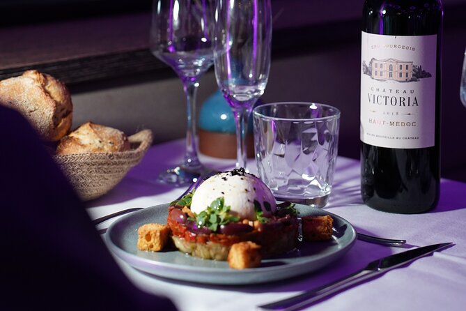 Paris Gourmet Dinner Seine River Cruise with Singer and DJ Set - The Authentic Paris Experience