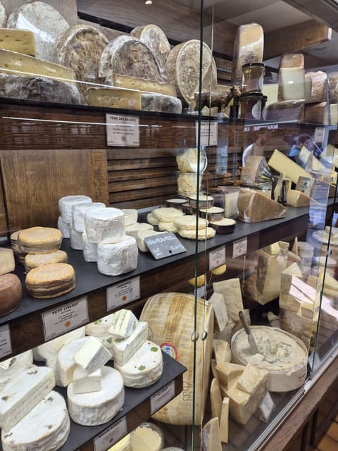 Paris Gourmet: Food Tour in South Montmartre - Authentic Experiences and Special Touches