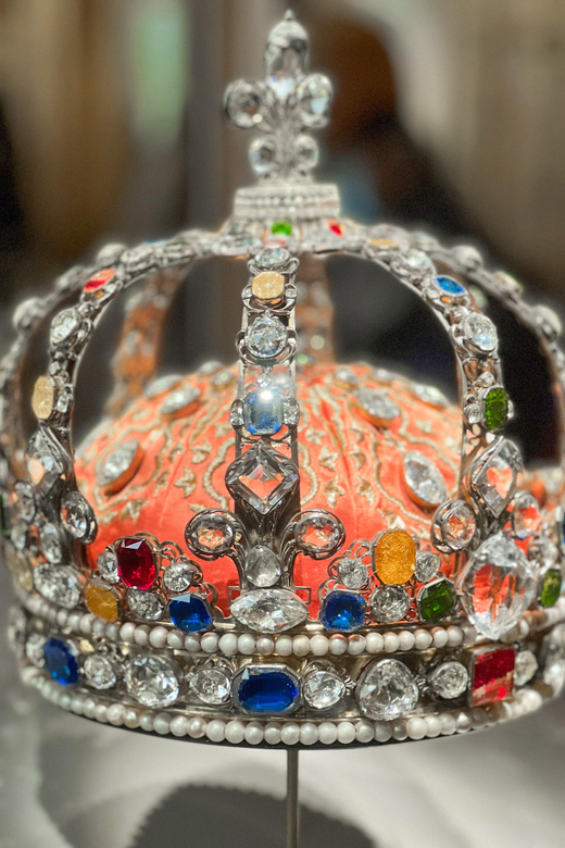 Paris: Guided tour in PORTUGUESE at the Louvre-semi-private - The Itinerary in Detail