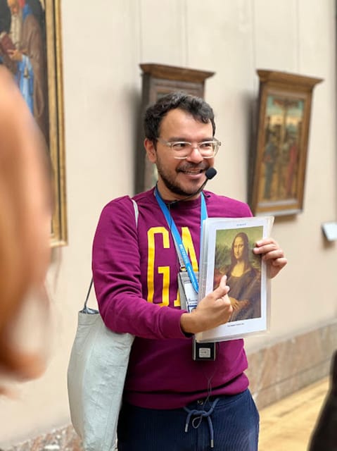 Paris: Guided tour in PORTUGUESE at the Louvre-semi-private - Additional Practical Information