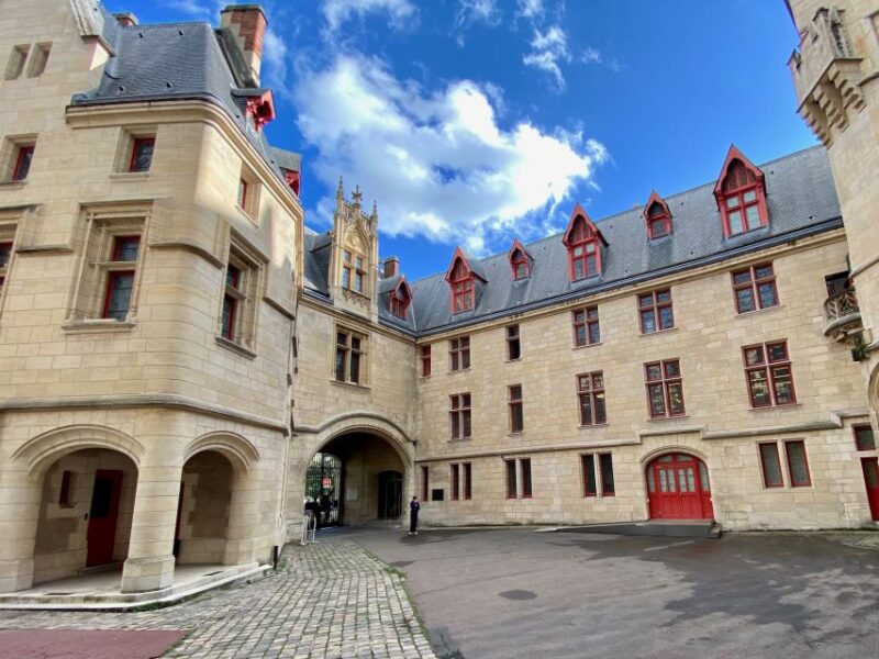 Paris: Hidden Marais Smartphone Audio Walking Tour - Tour Highlights