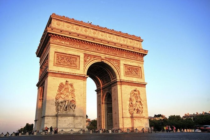Paris Highlights Immersive Coach Tour - Who Should Book?