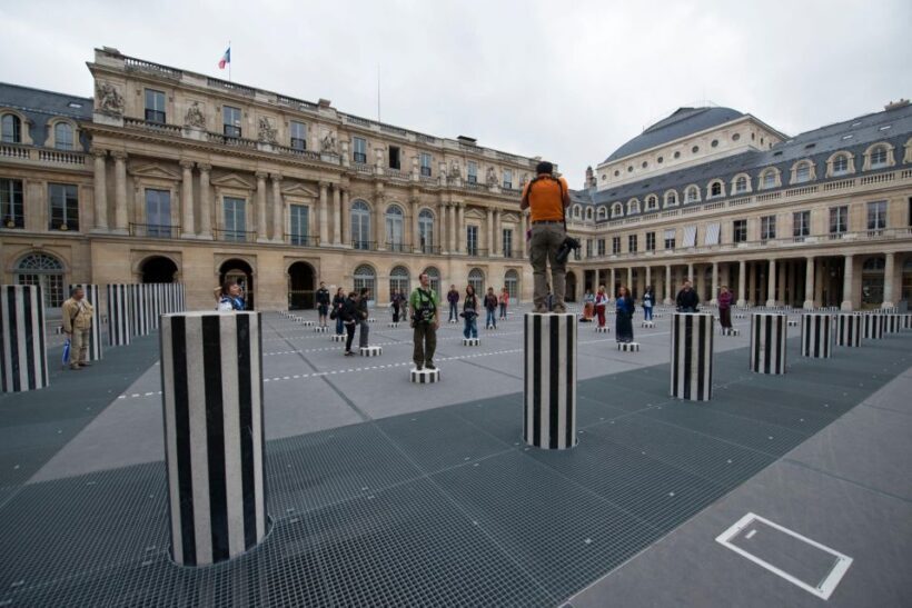 Paris : Highlights of Parisians' Paris guided tour - Detailed Breakdown of the Itinerary