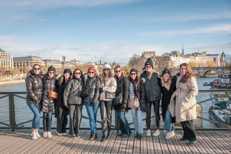 Paris Historic Islands Walk: Seine, Notre Dame & Louvre View - FAQ
