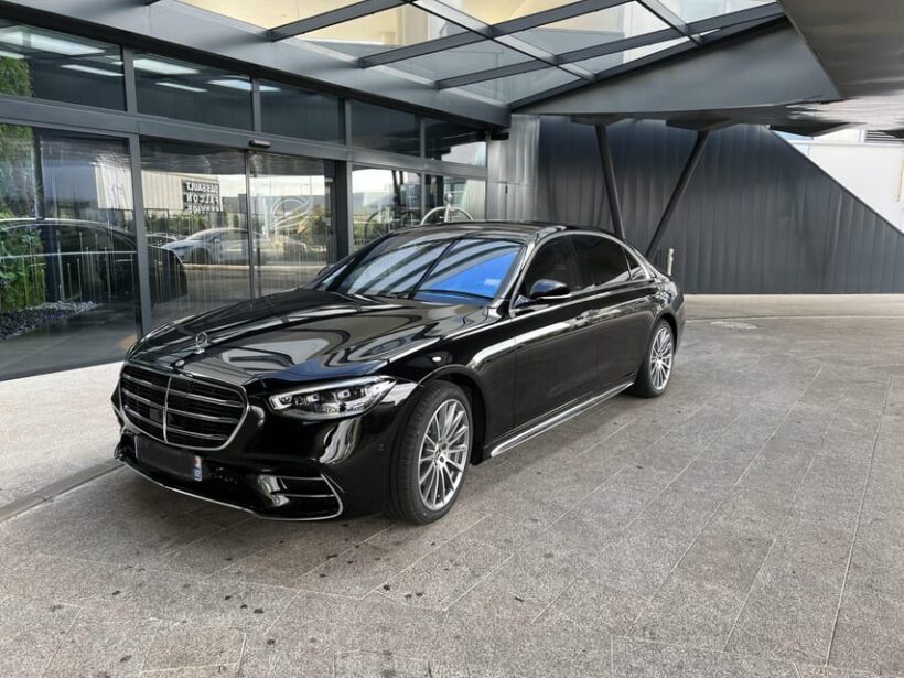 Paris: Historic Monuments Private Mercedes Limousine Charter - The Sum Up