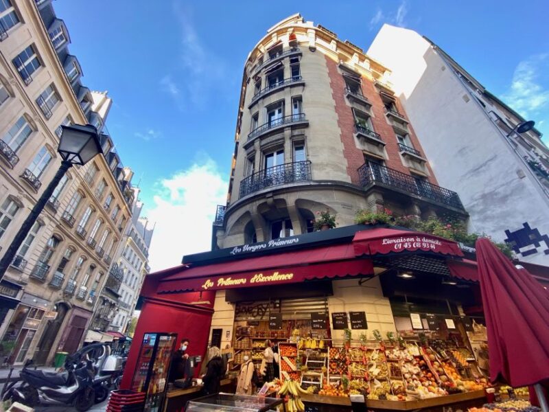 Paris: History of Crime Smartphone Audio Guide Walking Tour - Key Points