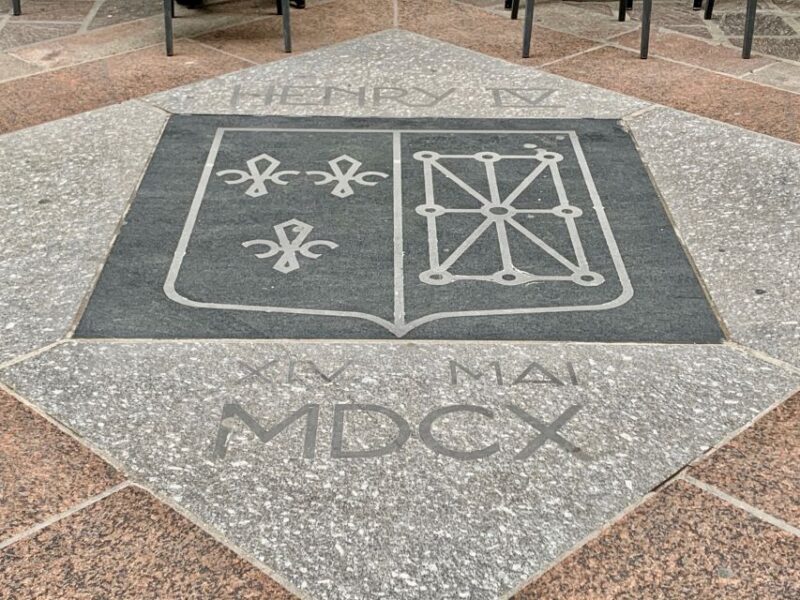 Paris: History of Crime Smartphone Audio Guide Walking Tour - Historical Context