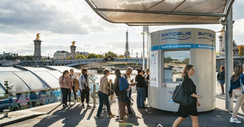 Paris: Hop-On Hop-Off Seine Cruise Pass with 9 Stops - Key Points