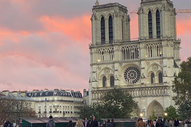 Paris Île de la Cité and Notre Dame Walking Tour With Crypt - What Sets This Tour Apart?