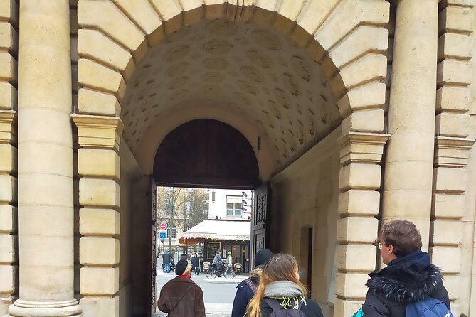 Paris Le Marais Hidden Gems Small Group Tour With Cruise Option - Meeting and End Points