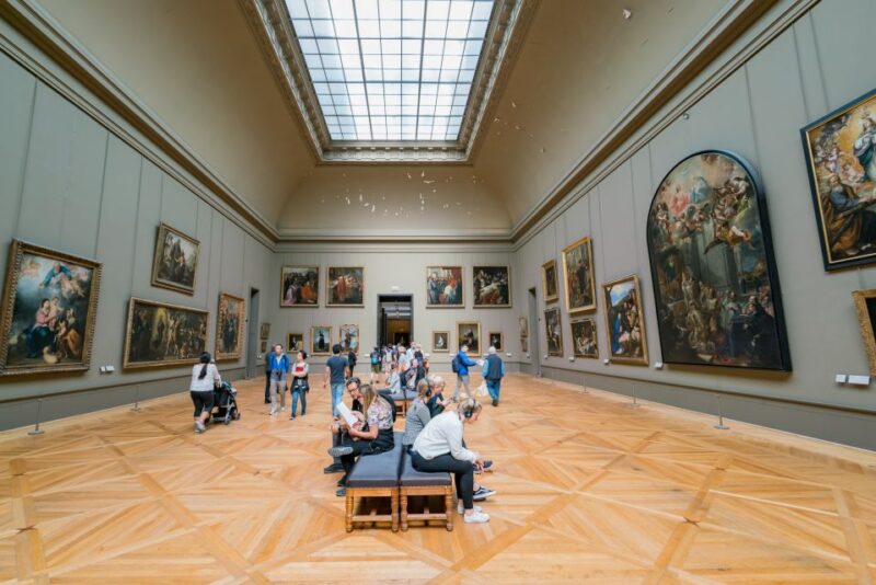 Paris: Louvre Museum Masterpieces Tour with Reserved Access - What Sets This Tour Apart