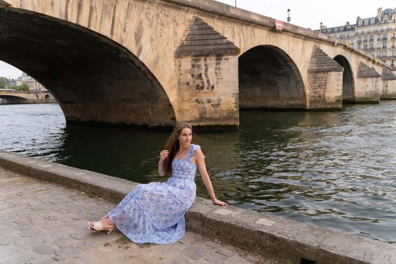 Paris: Louvre-Orsay professional photoshoot in  of Paris - Deep Dive into the Experience