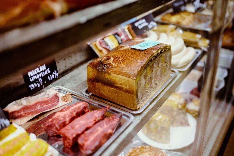 Paris: Luxury Food Tour with degustations in Le Marais - Key Points