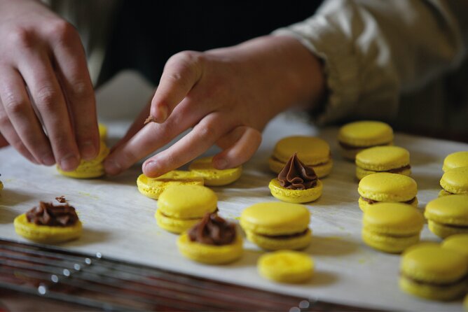 Paris Macarons Small-Group Baking Class With a Chef - Key Points