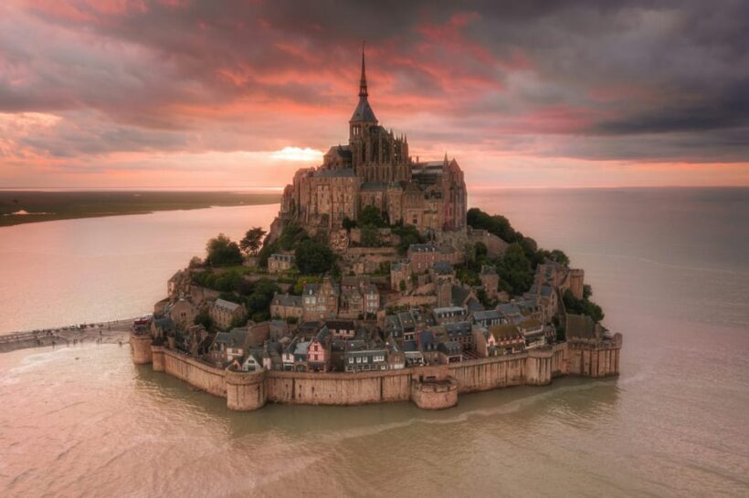 Paris: Mont Saint Michel Private Day Trip with Lunch - Exploring the Wonders of Mont Saint-Michel: What You Can Expect