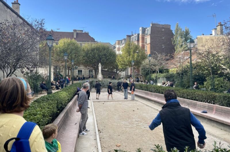 Paris Montmartre Highlights Walking Tour - Small Group - Key Points