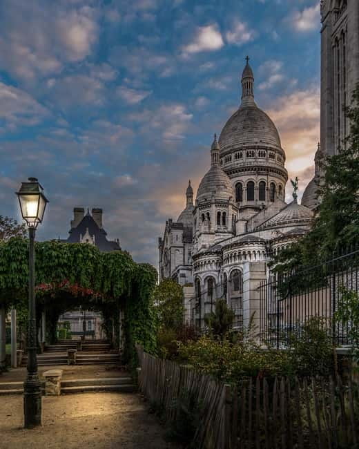 Paris: Montmartre Highlights Walking Tour with a Local Guide - Who This Tour Is Best For