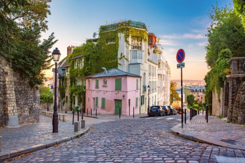 Paris Montmartre in 1 Day: Walking Tour With Digital Guide - Navigating the Self-Guided Audio Tour