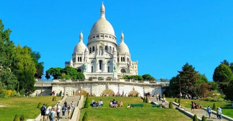 Paris : Montmartre Mystique: Unveiling the Soul of Paris - Who is this tour perfect for?