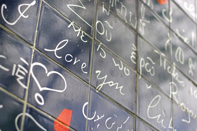 Paris (Montmartre) Scavenger Hunt and Sights Self-Guided Tour - Adapting the Tour for Diverse Traveler Needs