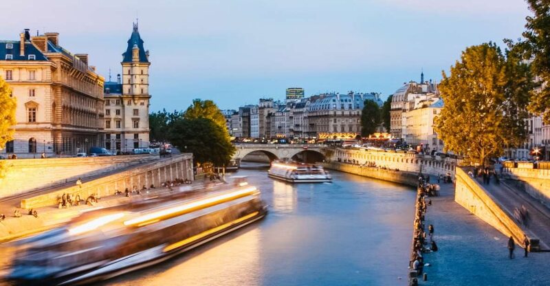 Paris: Night River Cruise On The Seine With Waffle Tasting - The Sum Up