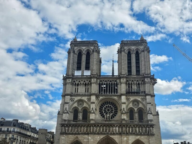 Paris: Notre Dame Outdoor Tour with Sainte-Chapelle / Crypt. - Key Points