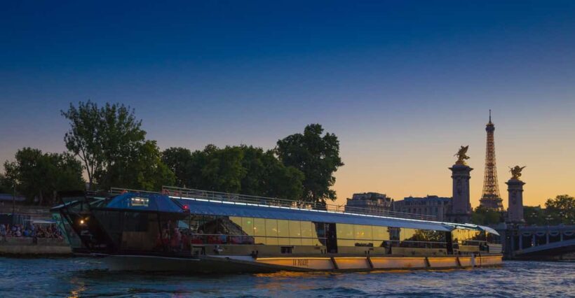 Paris : NYE Special Diner Cruise on the Seine River - The Itinerary — What to Expect