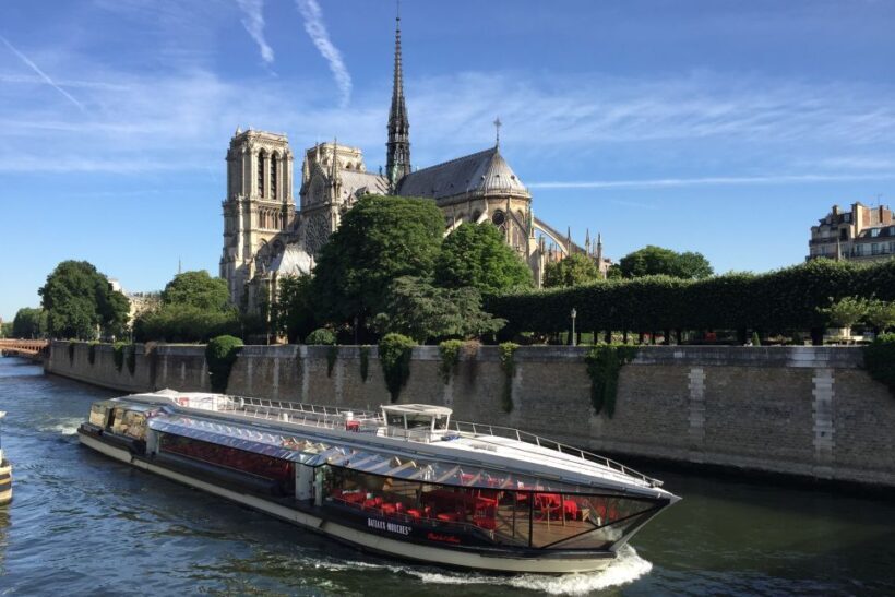 Paris : NYE Special Diner Cruise on the Seine River - Value for Money