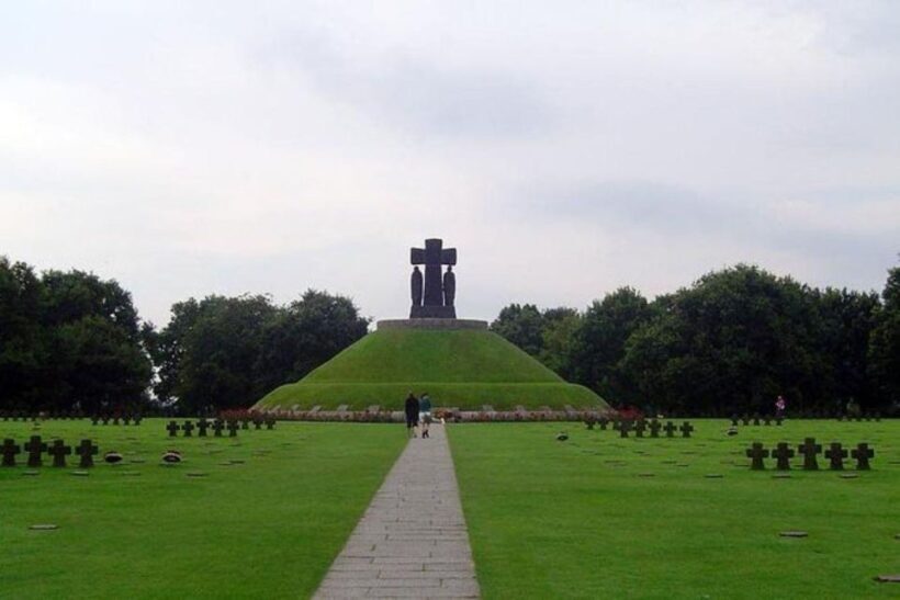 Paris: Omaha Beach and D Day Memorial Tour - An In-Depth Look at the Normandy D-Day Private Tour