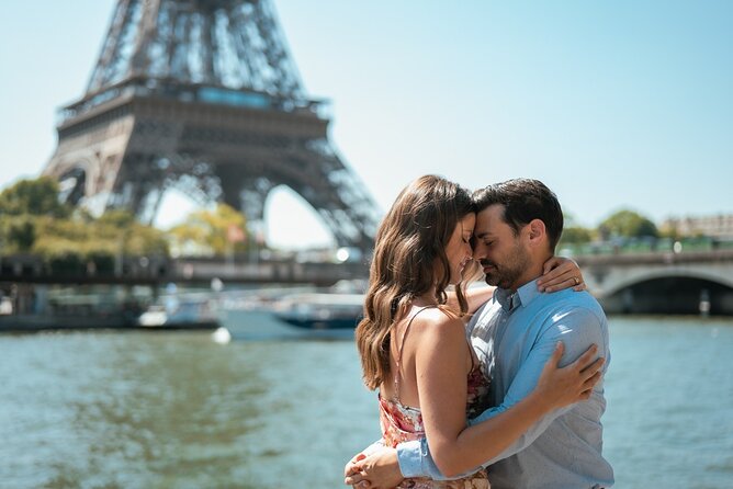 Paris One-Hour Private Photo Shoot - Photographer Credentials and Approach