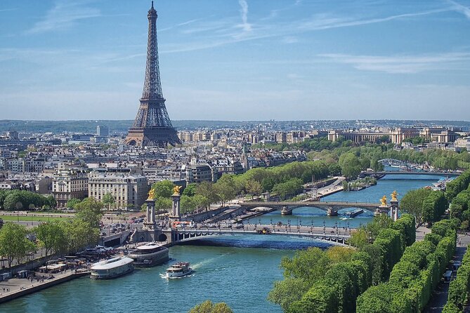 Paris - One Hour Seine River Cruise With Recorded Commentary - Tips for an Enjoyable Experience