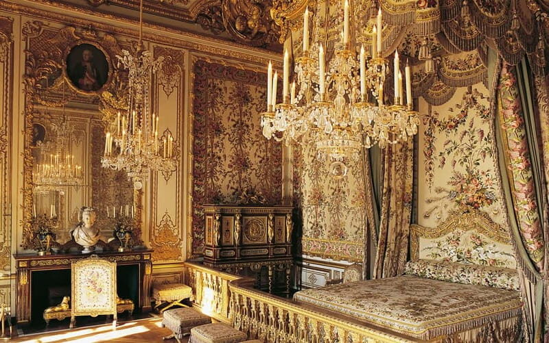 Paris: Palace of Versailles Guided Tour with Bus Transfers - Exploring the Gardens