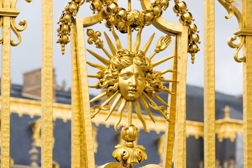Paris: Palace of Versailles Guided Tour with Bus Transfers - The Overall Experience: Pros and Cons