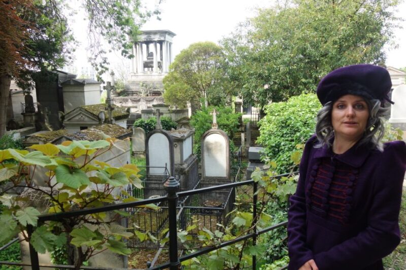 Paris: Père Lachaise Cemetery Guided by the Great Sibylle - Key Points