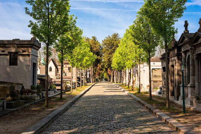 Paris Père Lachaise Cemetery Love Affairs and Death Walking Tour - Accessibility and Recommendations for the Tour