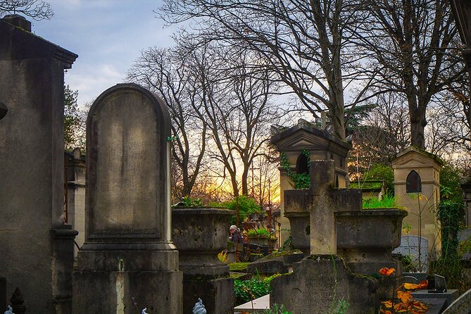 Paris Pere Lachaise Cemetery Small Group Guided Tour - Guest Reviews and Feedback