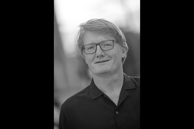 PARIS PHOTO - Joyful Stroll for a Private Professional Shoot - Accessibility and Participation