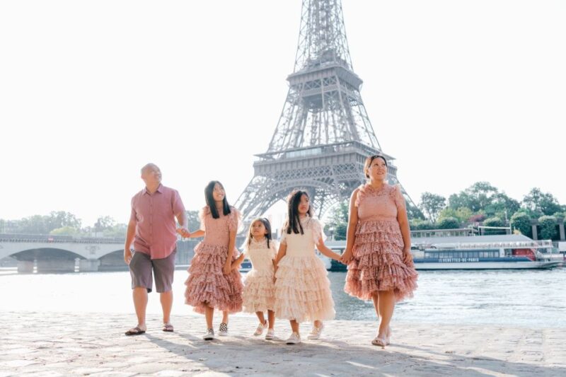 Paris: Photo Shoot with a Private Travel Photographer - What’s Included and What’s Not