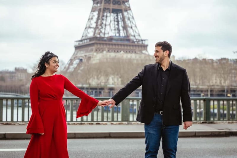 Paris photographer 1h near the Eiffel Tower or in Paris - Authentic Traveler Feedback: What People Say