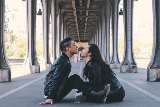 Paris Photoshoot Tour With Professional Photographer - Photographer Experience