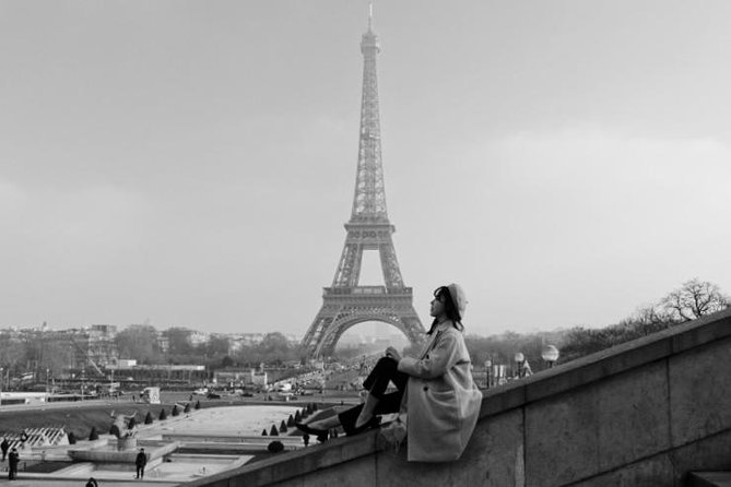 Paris Photoshoot Tour With Professional Photographer - Capturing Memories in Iconic Paris Locations