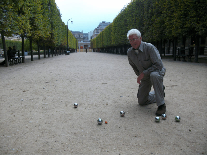 Paris: Pre-Dinner Drinks with Petanque Game (Bocce Ball) - Key Points