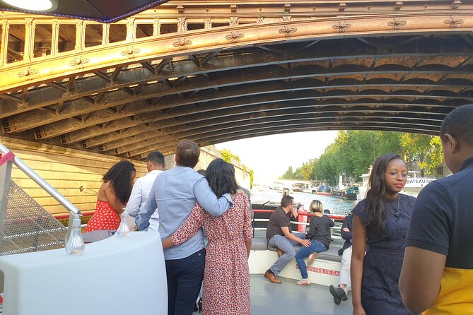 Paris Prestige Dinner Cruise From Eiffel Tower Area - Guest Feedback and Ratings