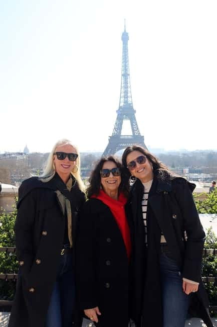 Paris: PRICE PER SEAT 6 hours tour in a van + Photoshoot - Key Points