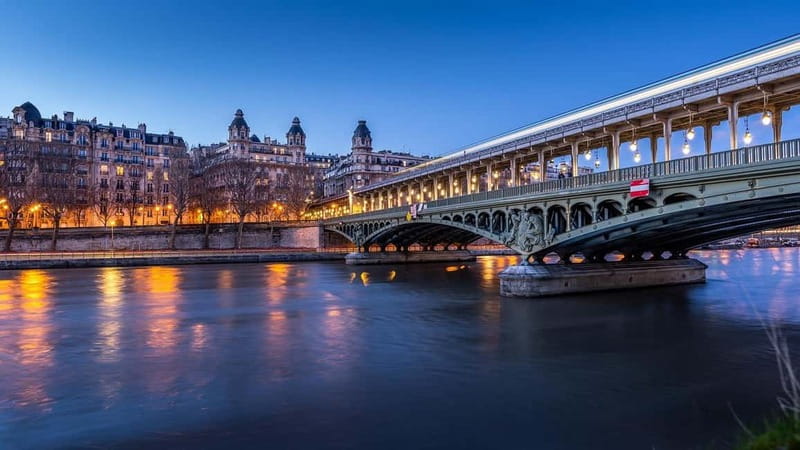 Paris: Private 2-Hour Walking Tour with a Parisian guide - FAQs