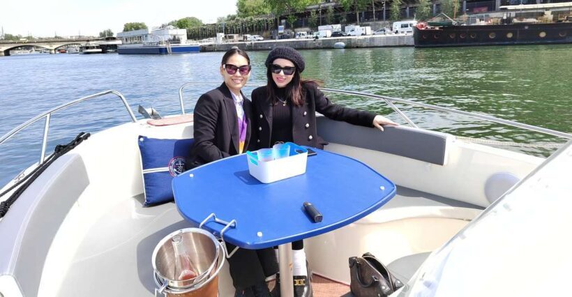 Paris: Private Boat Cruise on Seine River - The Experience: Pros and Cons